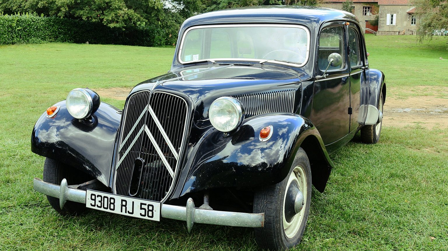 45 Makes and Models of Car That Starts With C - Things That Start With A-Z