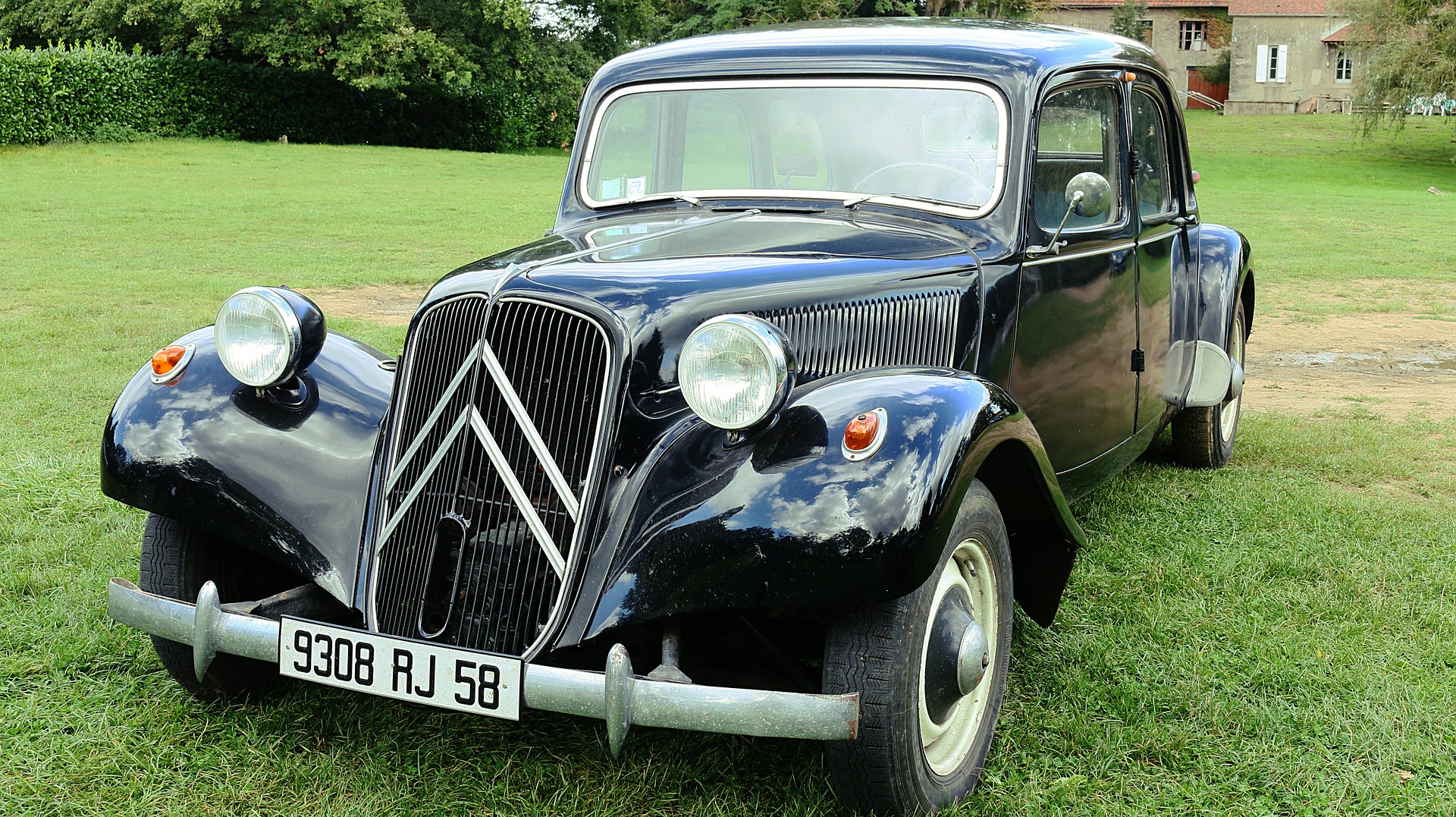 45 Makes and Models of Car That Starts With C - Things That Start With A-Z